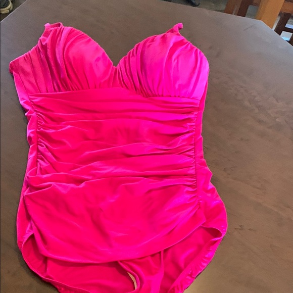 Miraclesuit | Swim | Miracle Suit Vibrant Pink Swimsuit Size 6 | Poshmark